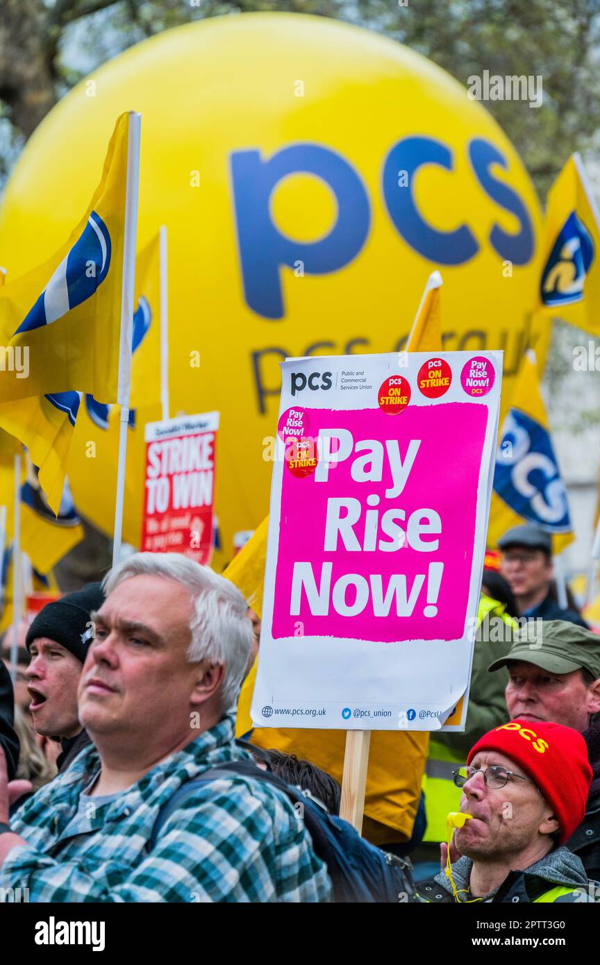 London, UK. 28th Apr, 2023. A PCS Union rally in Whitehall (opposite ...