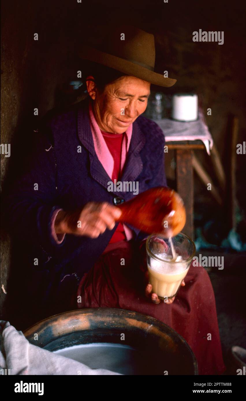 Peruvian woman drink chicha hi-res stock photography and images - Alamy