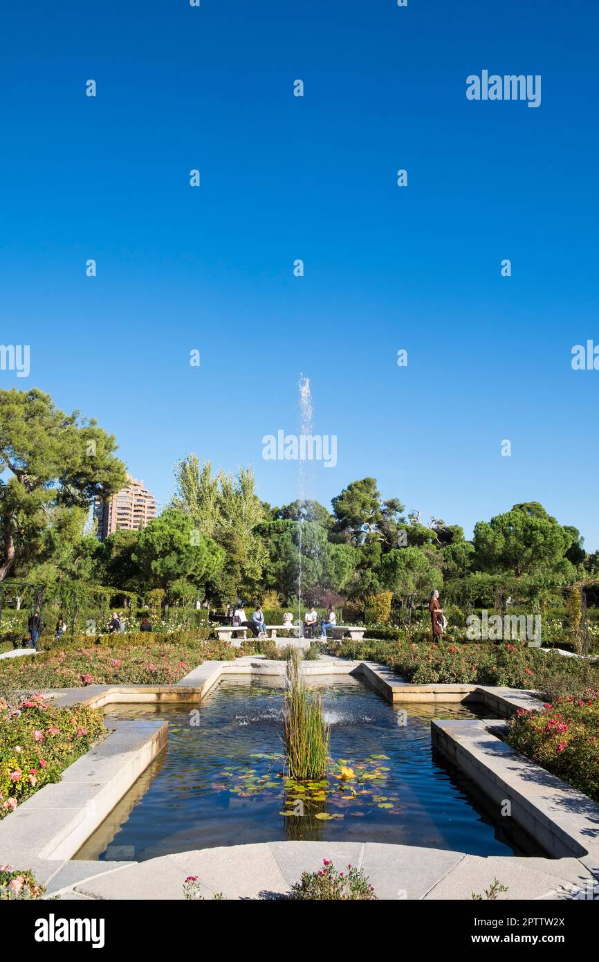 Spain, Madrid, Parque de El Retiro, Rosaleda de Cecilio Rodriguez Stock ...