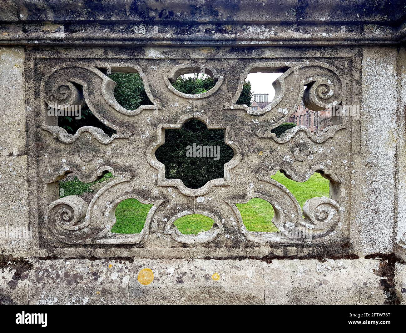 Detail of a traditional village stonework in the Cotswolds, UK Stock ...