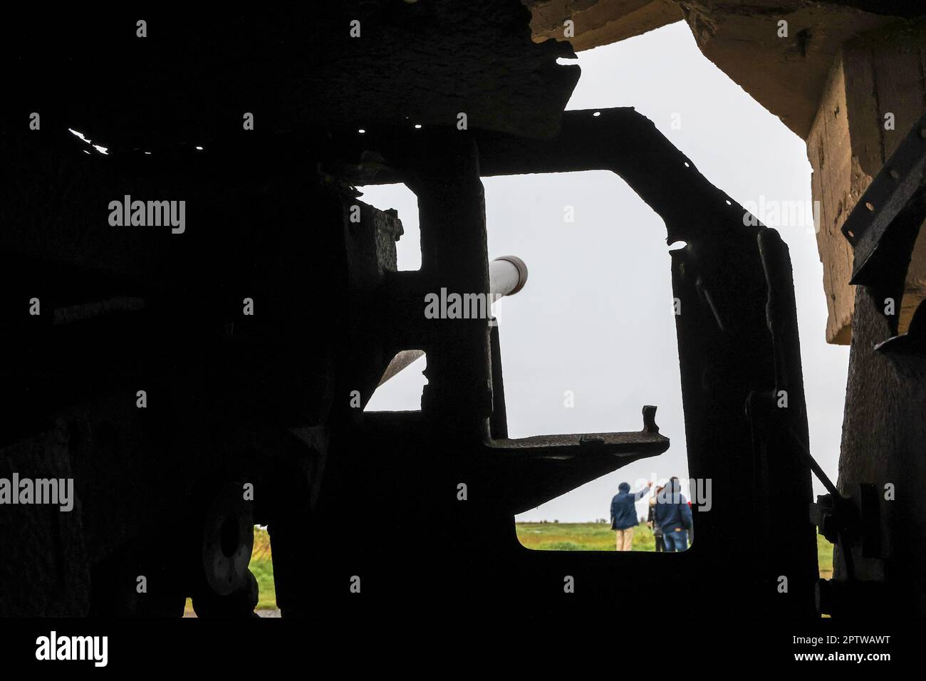 German,gun,gun emplacement,bunker,cannon,Atlantic Wall,defence,defences ...