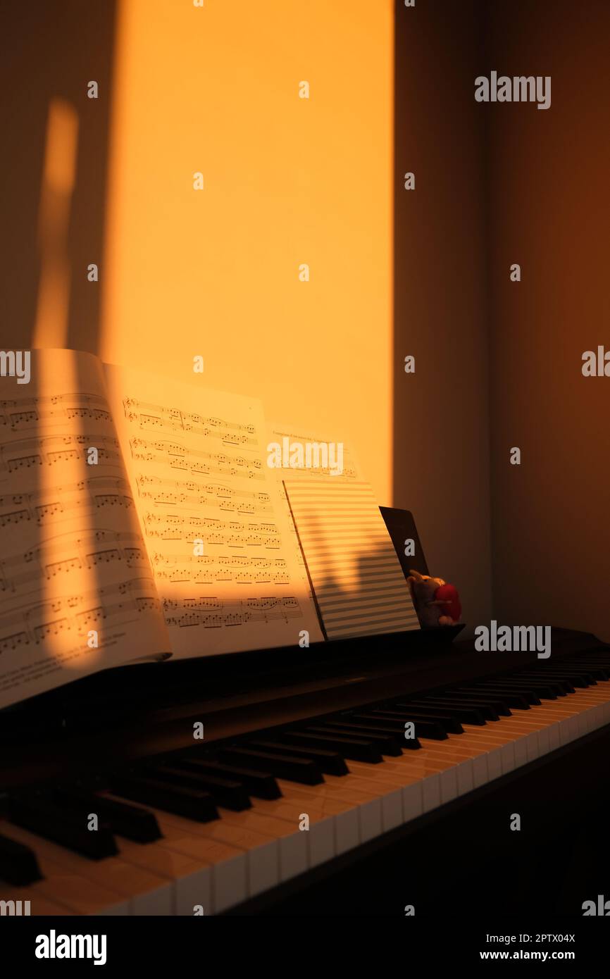 Piano sunset hi-res stock photography and images - Alamy