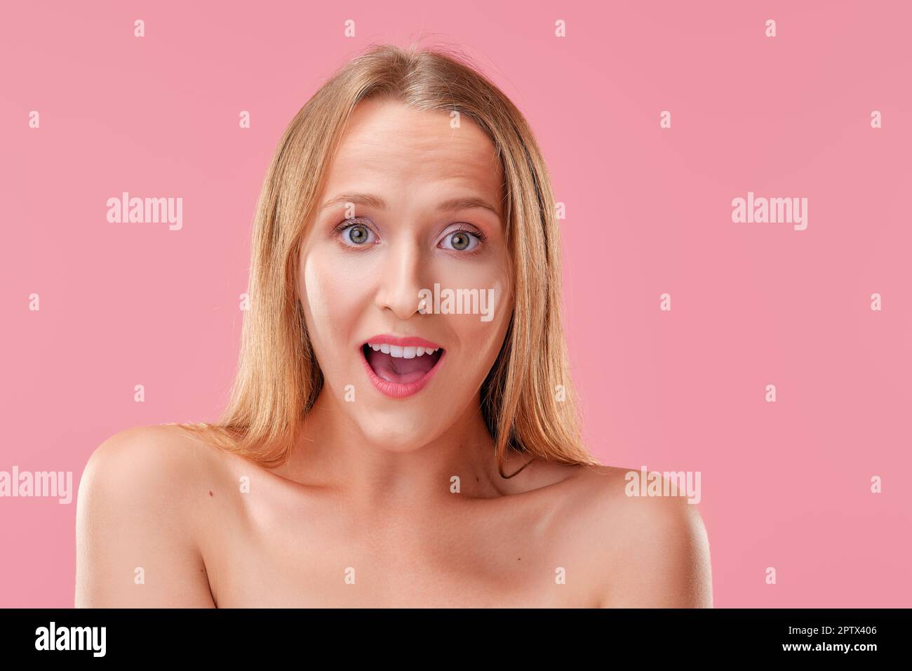 Surprised cute girl with wide open eyes and mouth Stock Photo - Alamy