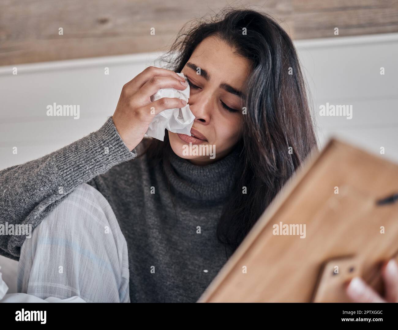 Woman sadness frame hi-res stock photography and images - Alamy