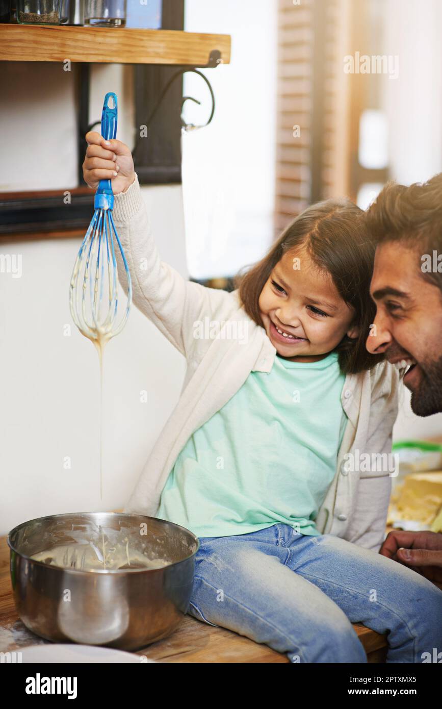 Kid dad pancakes hi-res stock photography and images - Alamy