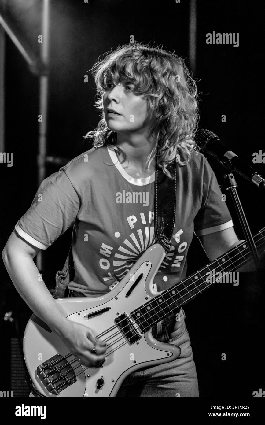 The Bug Club - Tilly Harris (bass/vocals) performing live at The ...