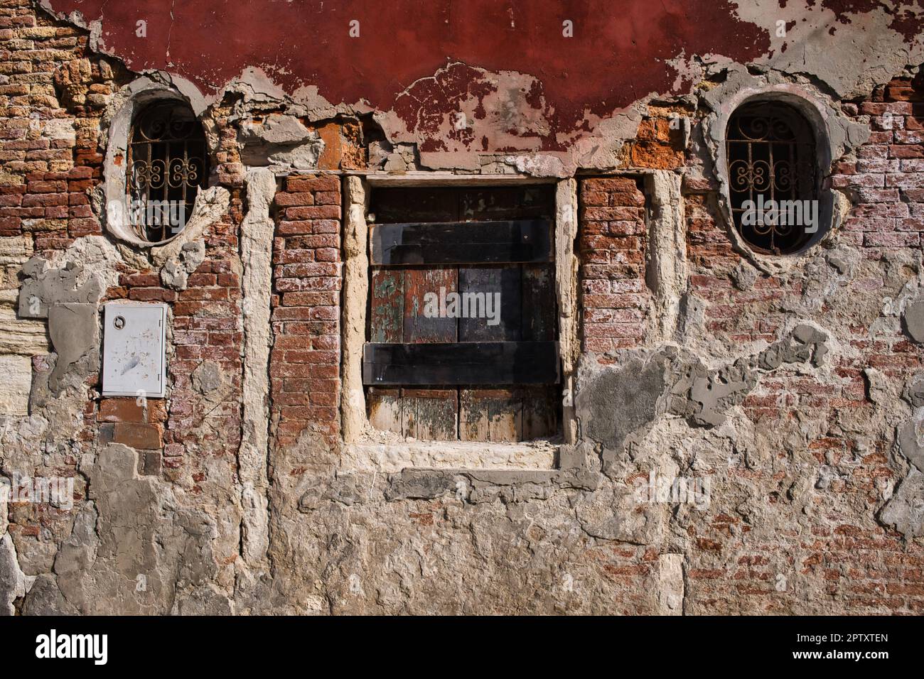 Old wall construction hi-res stock photography and images - Alamy