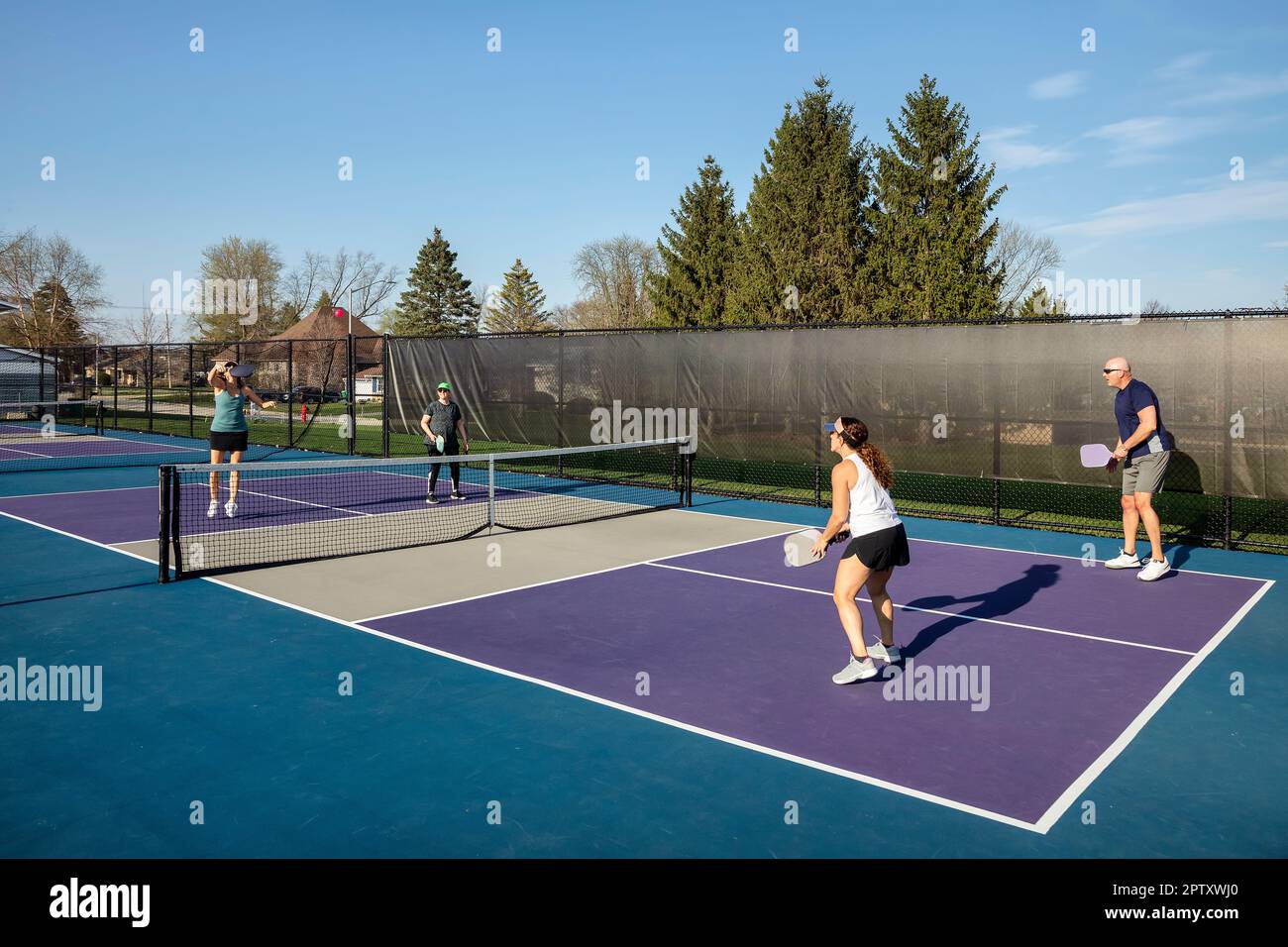 Female pickle ball hi-res stock photography and images - Alamy