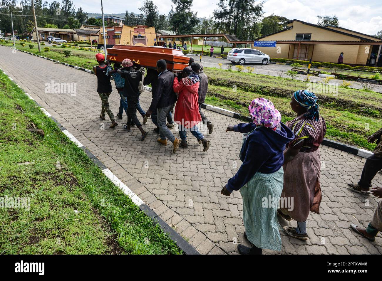 Nakuru, Kenya. 28th Apr, 2023. A group of waste pickers march with an ...