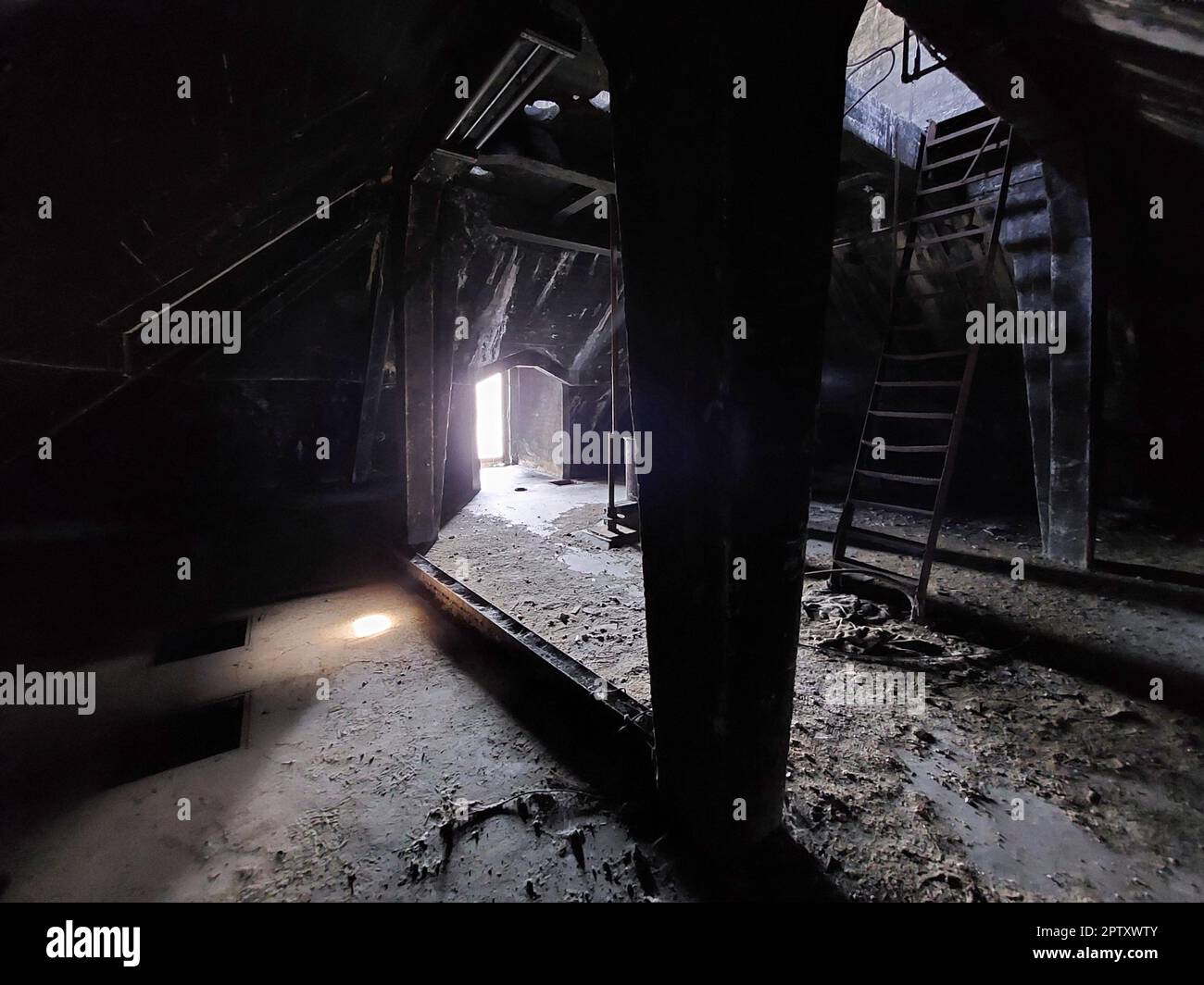 Creepy abandoned basement hi-res stock photography and images - Alamy