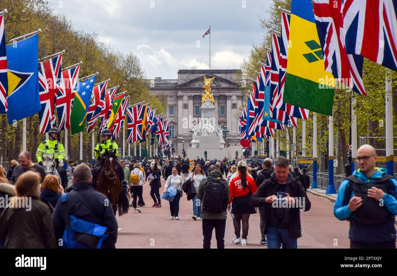 Buckingham palace flags mall 2023 april hi-res stock photography and ...