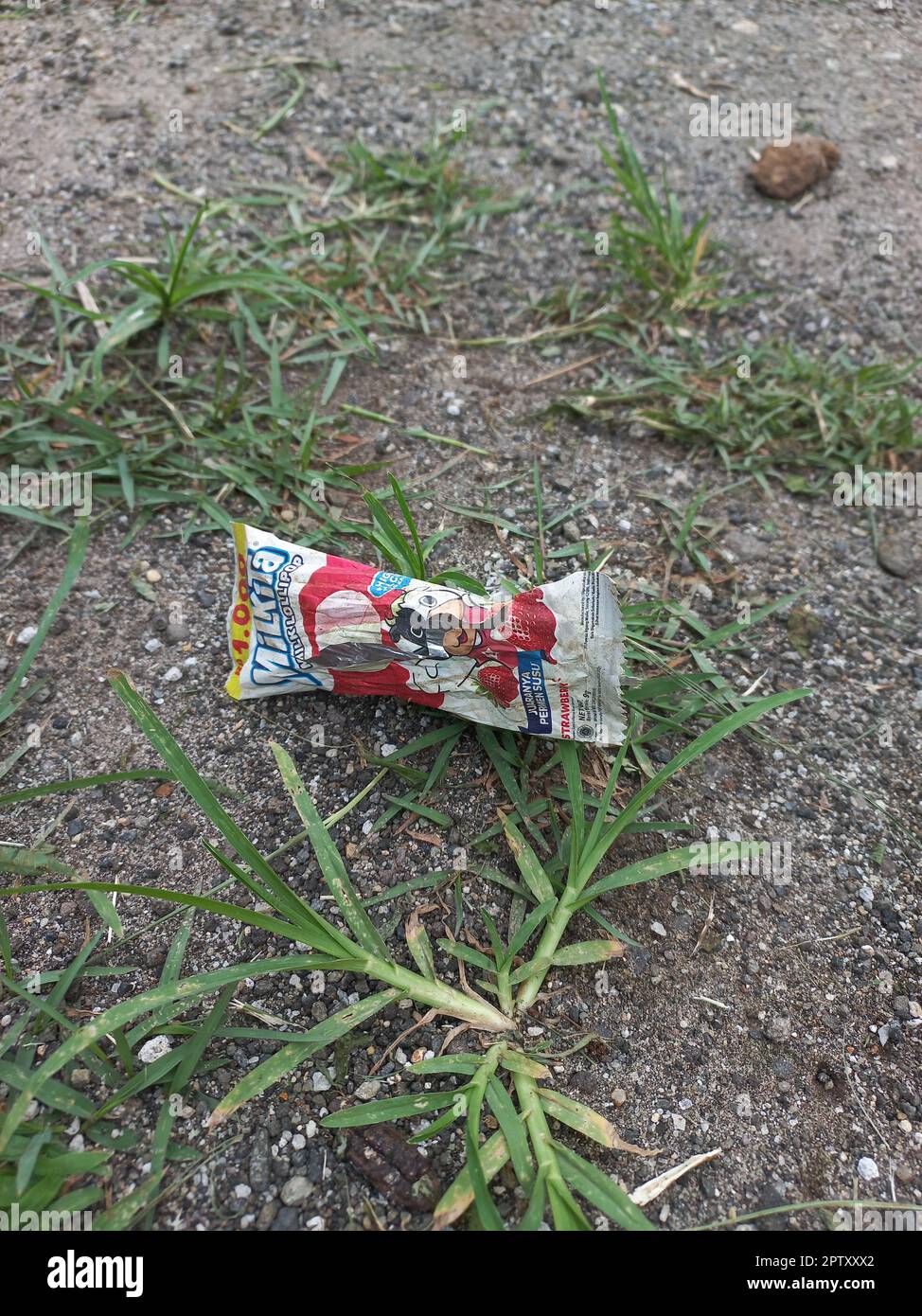 Empty sweet wrappers hi-res stock photography and images - Alamy