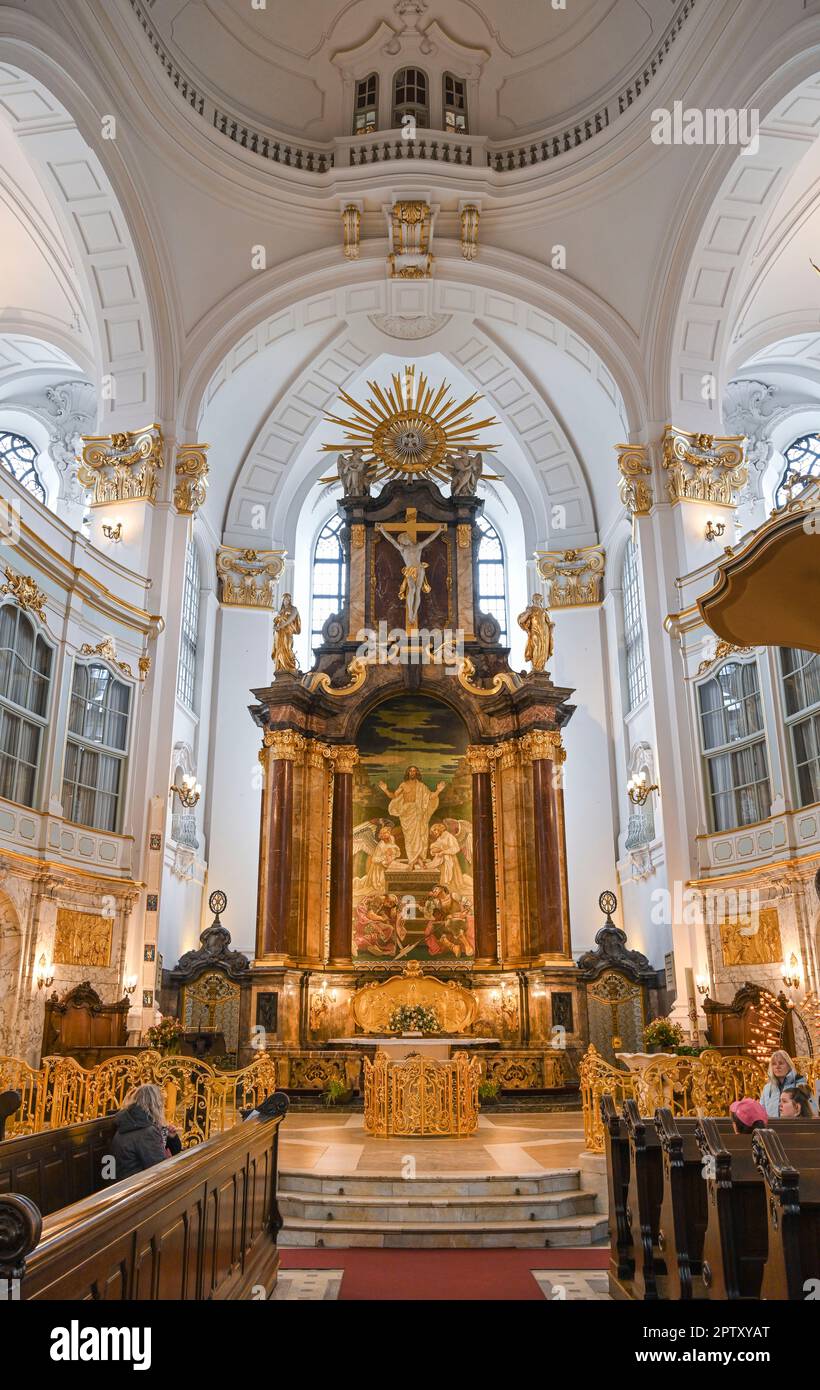 Altar, Hauptkirche St. Michaelis, Hamburg, Deutschland Stock Photo - Alamy