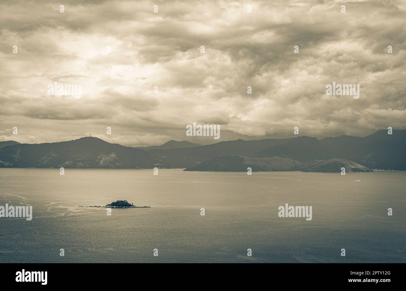 Old black and white picture of Panorama view from Abraaozinho on big ...