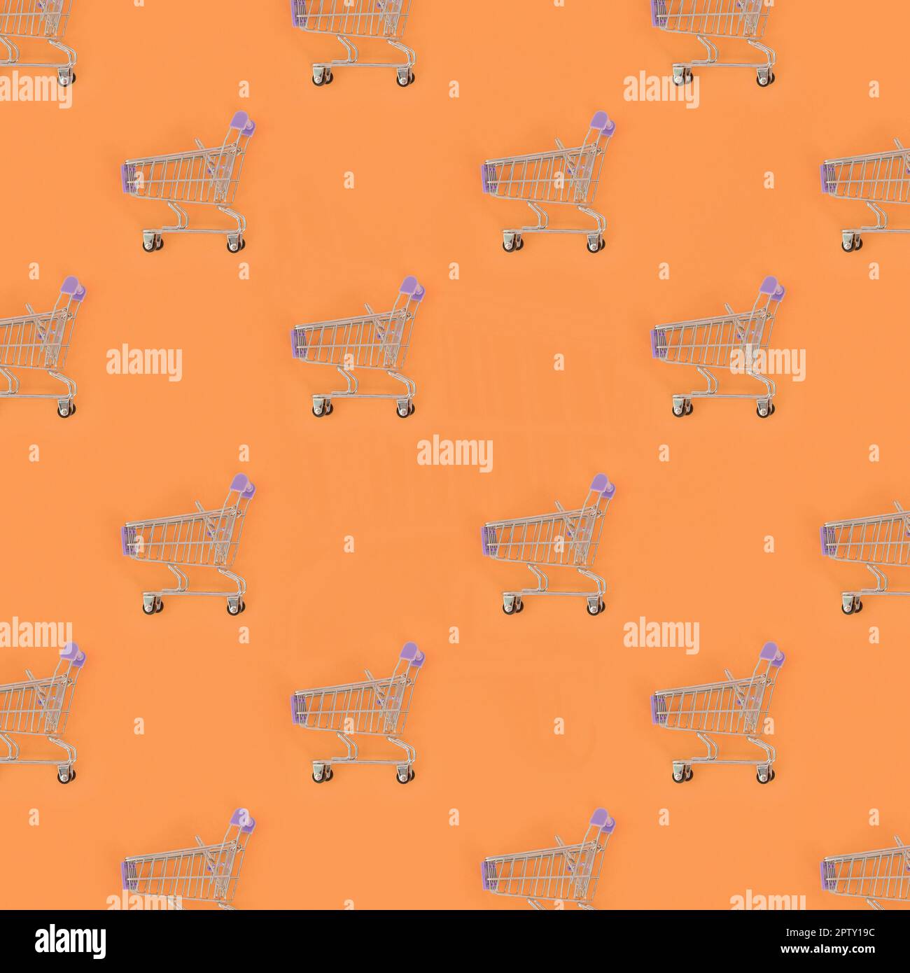 Decorative small shopping carts hi-res stock photography and images - Alamy