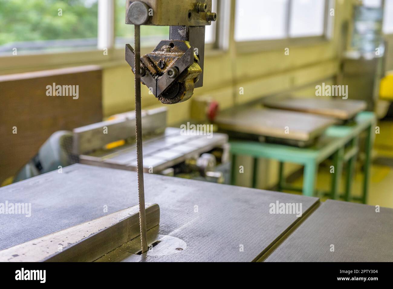 Old jig Saw table holding manual jig saw Stock Photo - Alamy