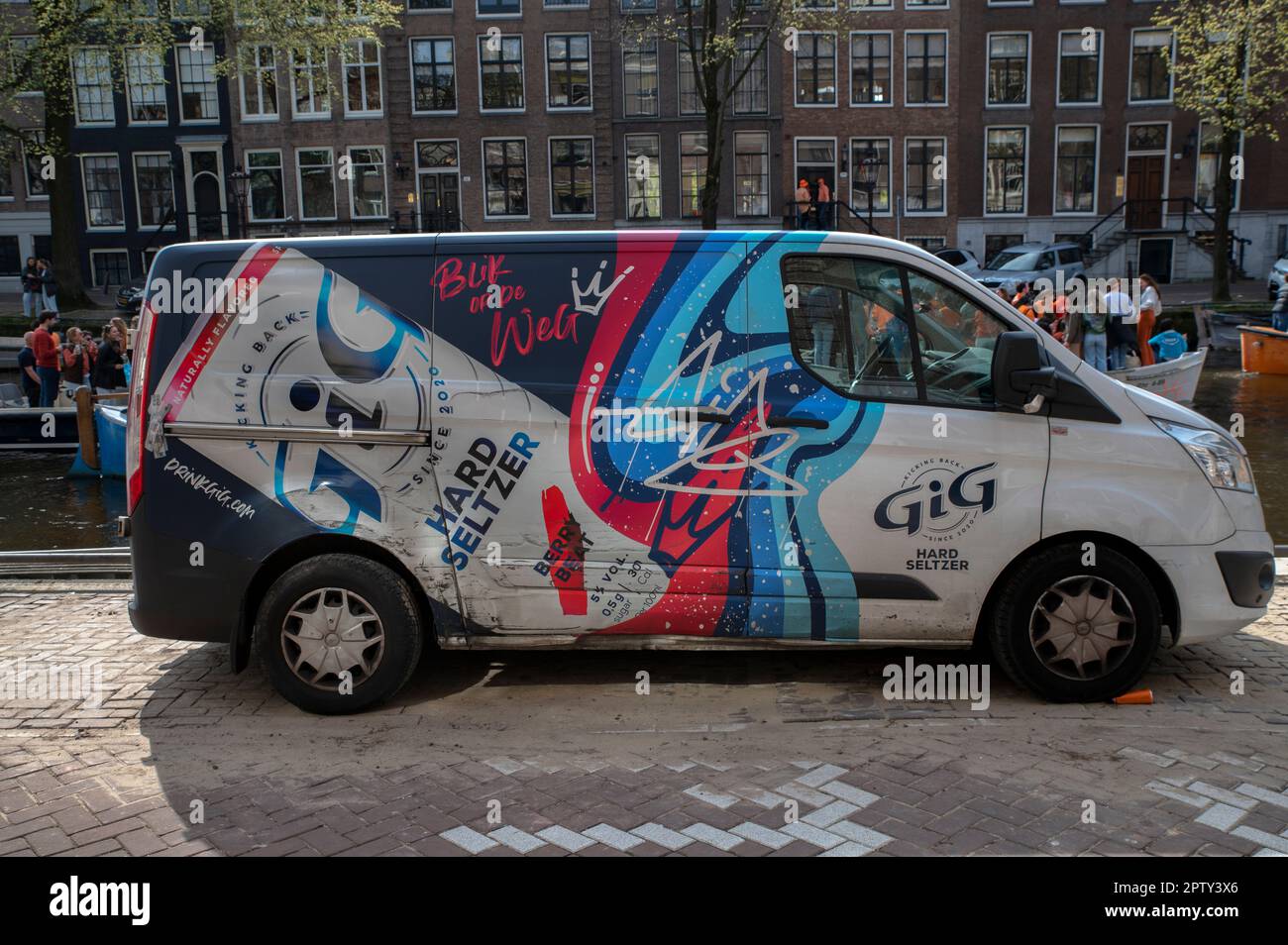 Car billboard drink hi-res stock photography and images - Alamy