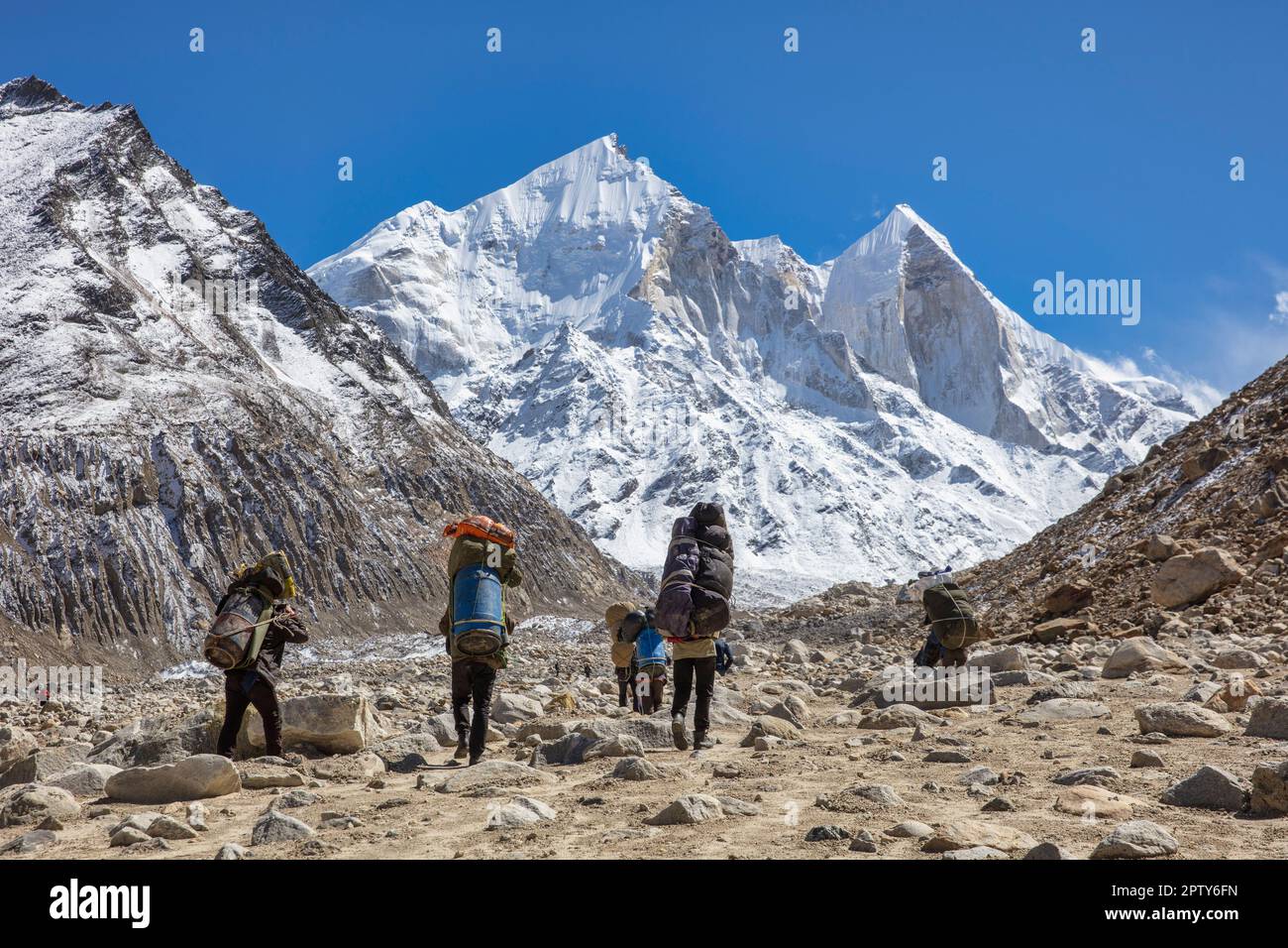 India, Uttarakhand, Gangotri. Himalaya. Pilgrimage site. Bhagirathi ...