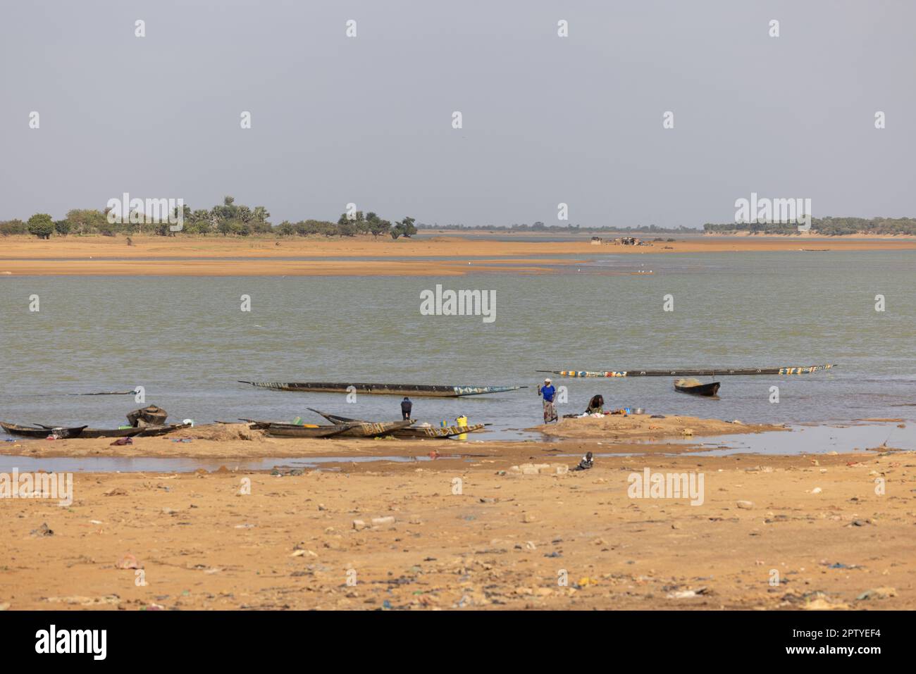 Depleted water flow in the Niger River at Tamani in Segou Region, Mali ...