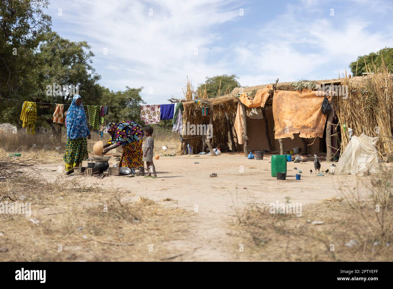 Refugees, or internally displaced people, from northern Mali live in ...