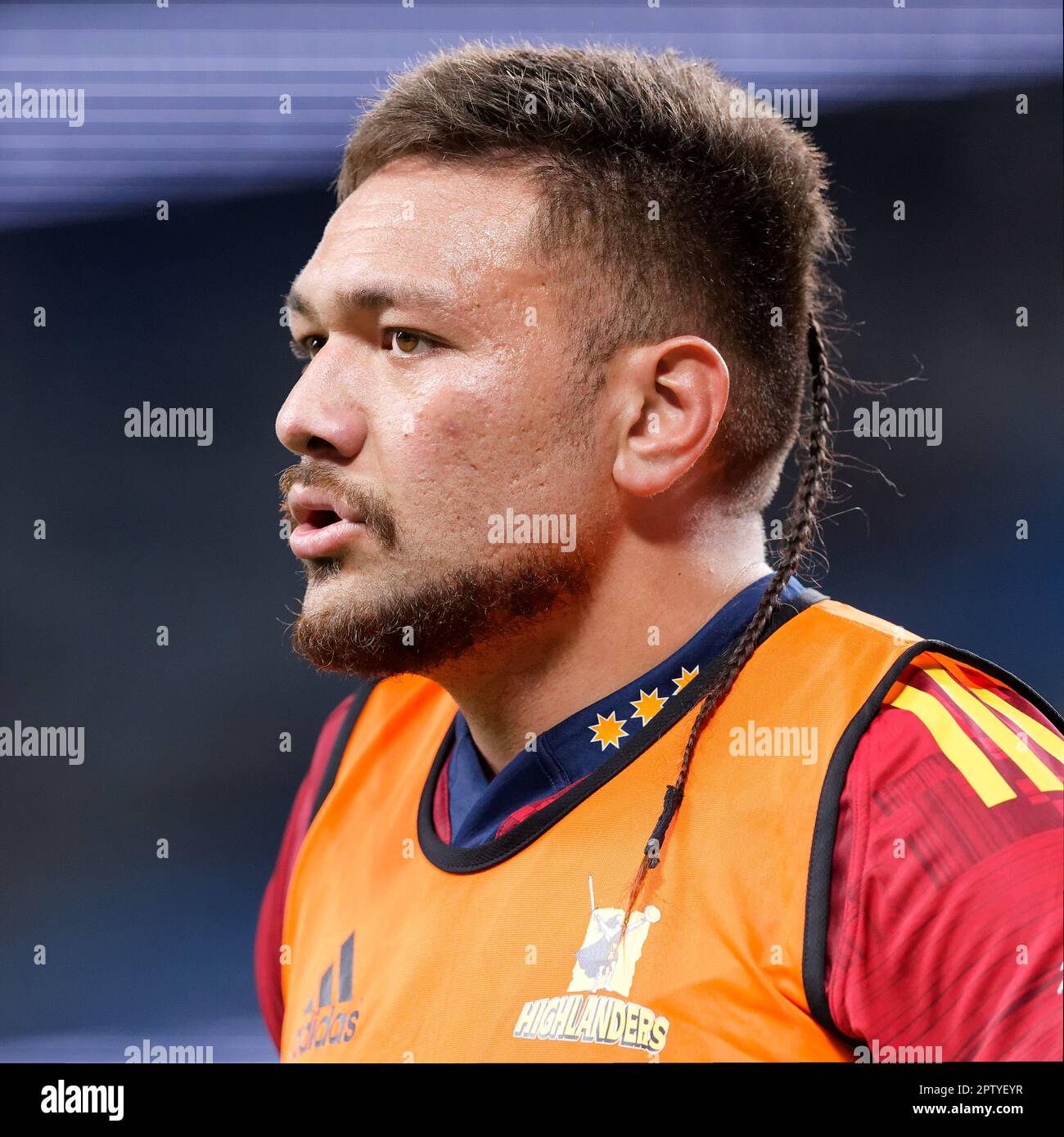 Sydney, Australia. 28th Apr, 2023. Saula Ma'u of the Highlanders warms ...