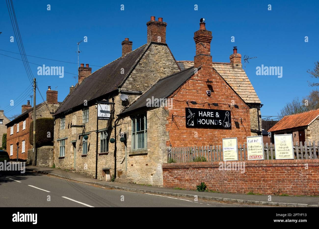 The Hare and Hounds pub, Great Addington, Northamptonshire, England, UK ...
