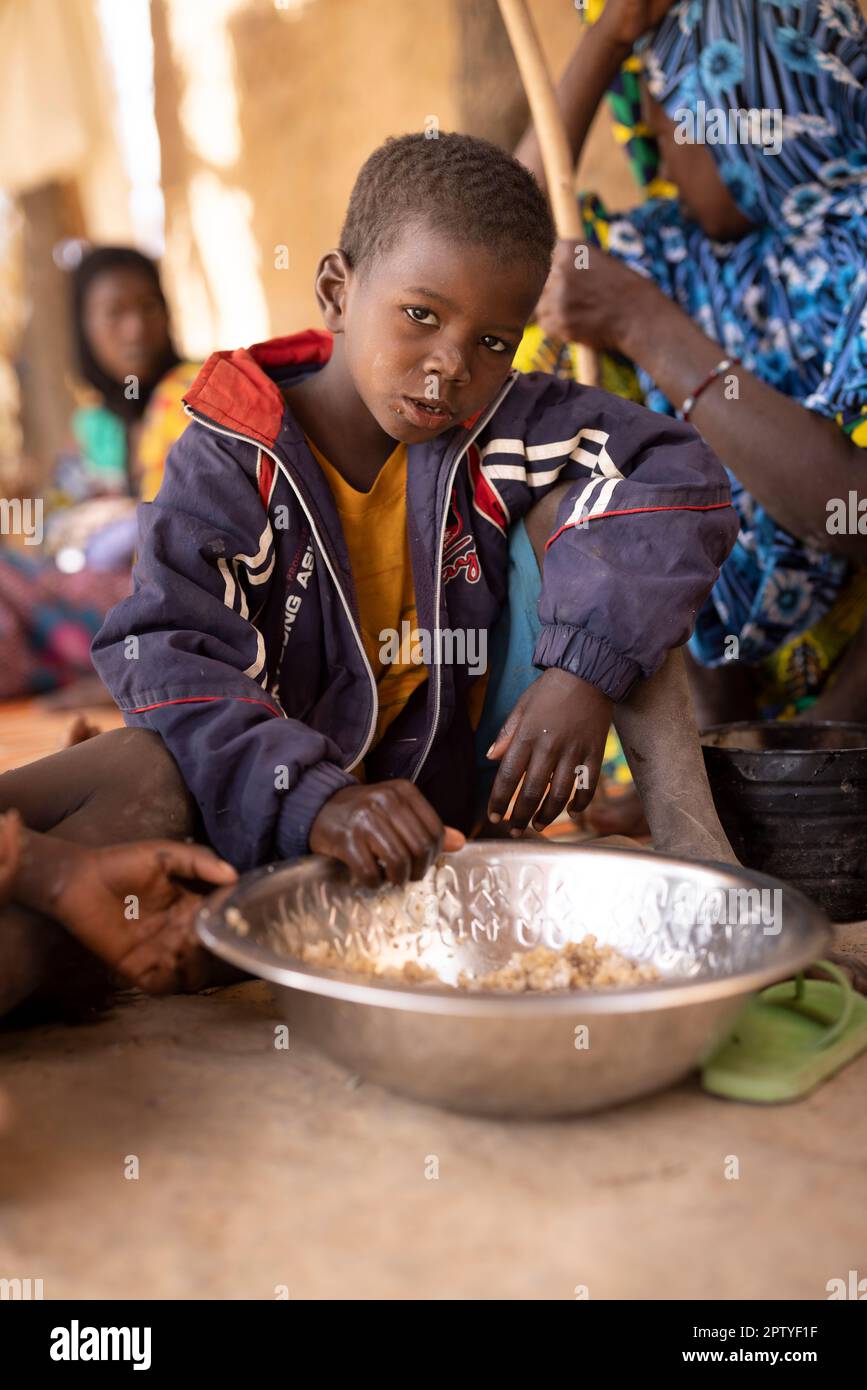 Africa child hungry hi-res stock photography and images - Alamy
