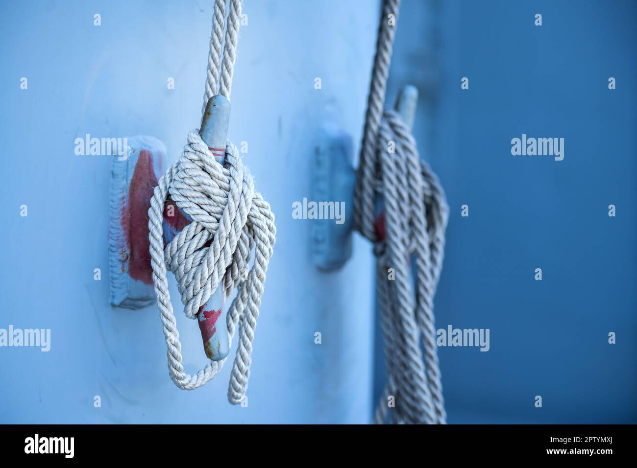 Tied to a boat hi-res stock photography and images - Alamy
