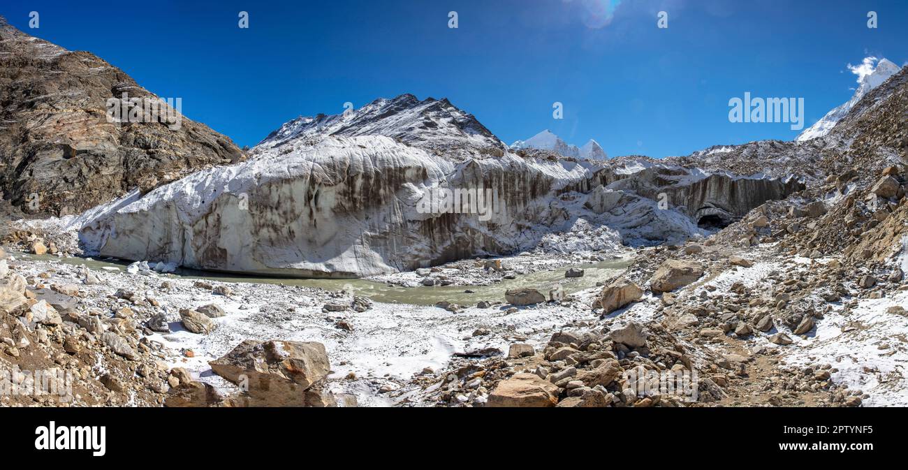 India, Uttarakhand, Gangotri. Himalaya. Pilgrimage site. Bhagirathi ...