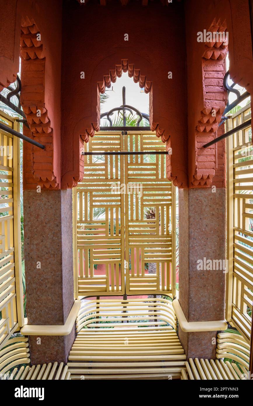 Balcon interno hi-res stock photography and images - Alamy