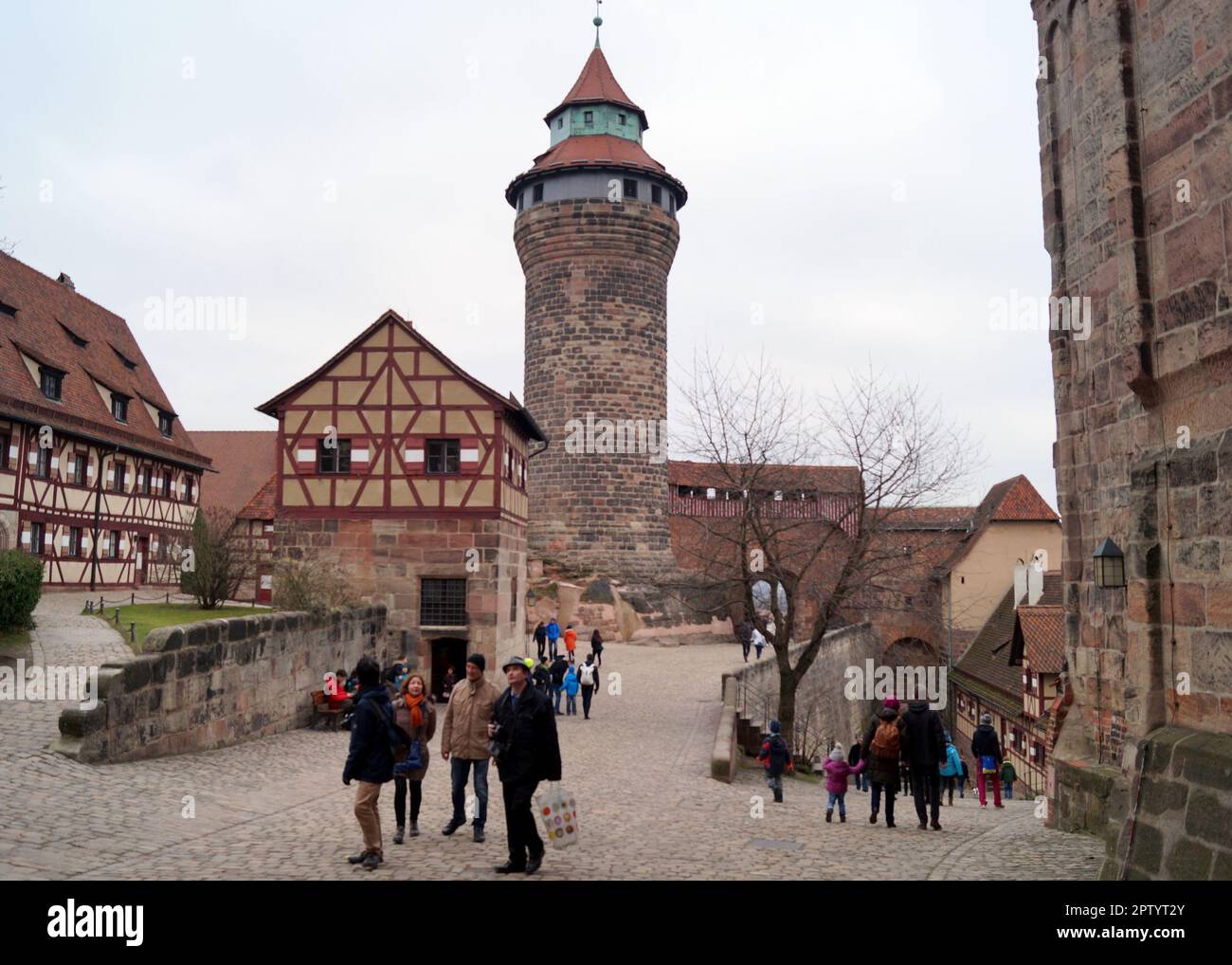 Medieval Imperial Castle, courtyard with Tiefer Brunnen, Deep Well, small building with gable ...