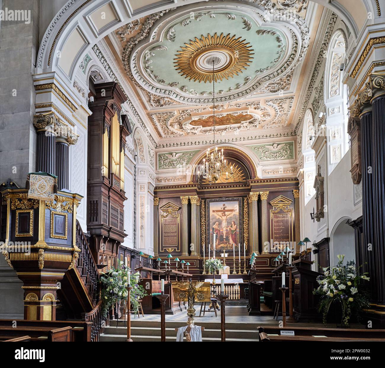 The altar and sanctuary of All Saints christian church, built by Wren ...