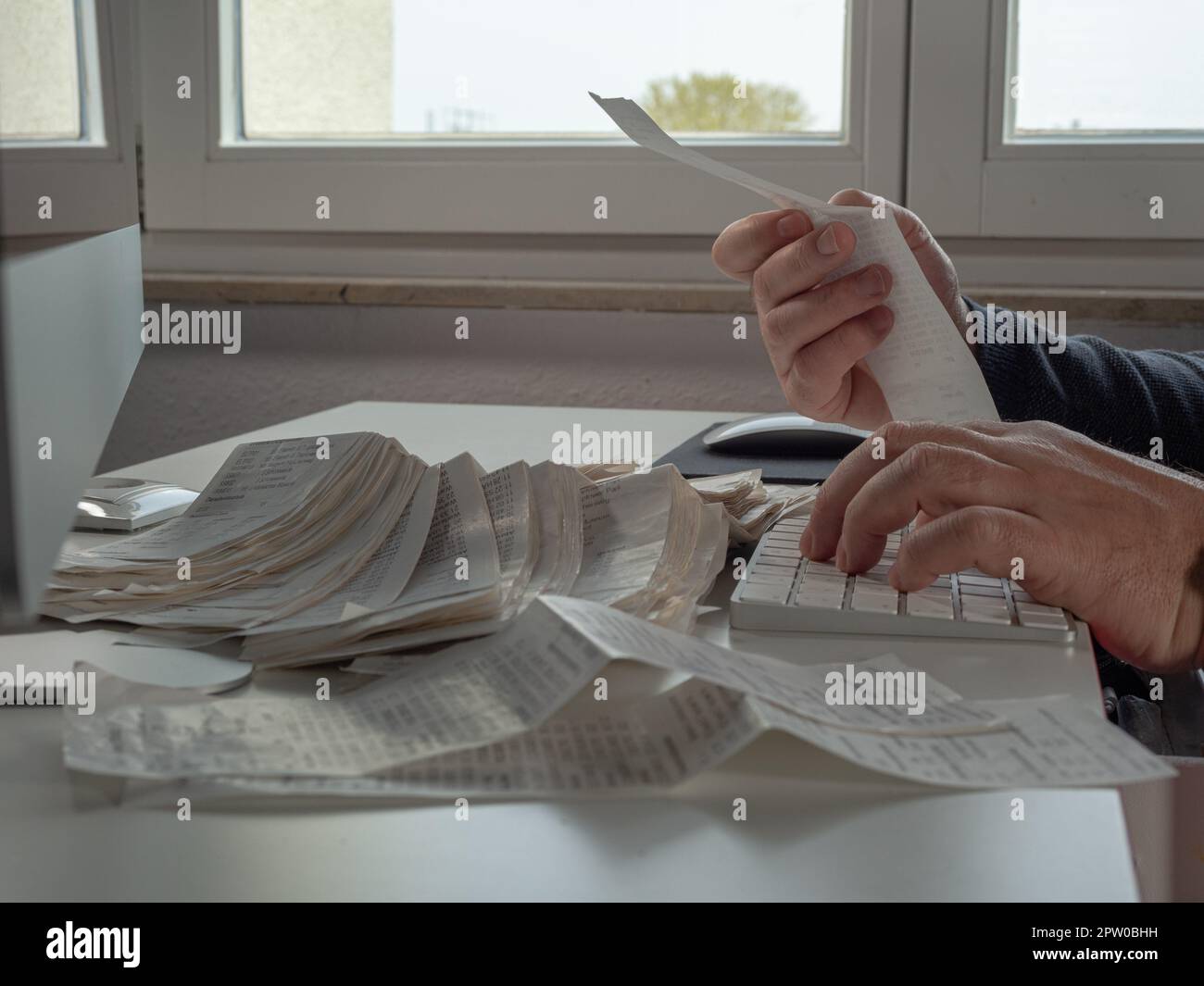 Expense report receipts hi-res stock photography and images - Alamy