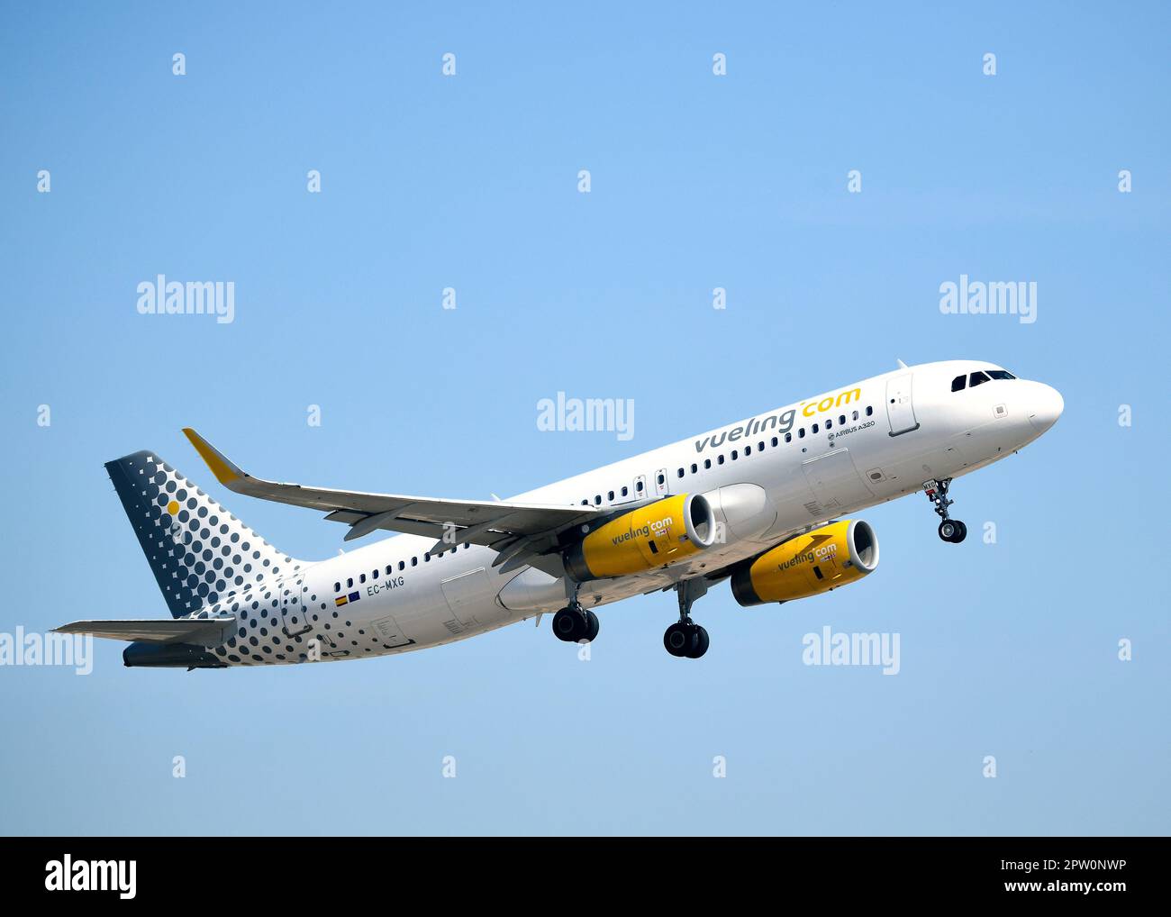 Plane taking off in mallorca spain hi-res stock photography and images ...
