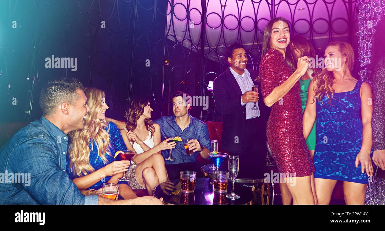 Girls club dance alcohol hi-res stock photography and images - Alamy