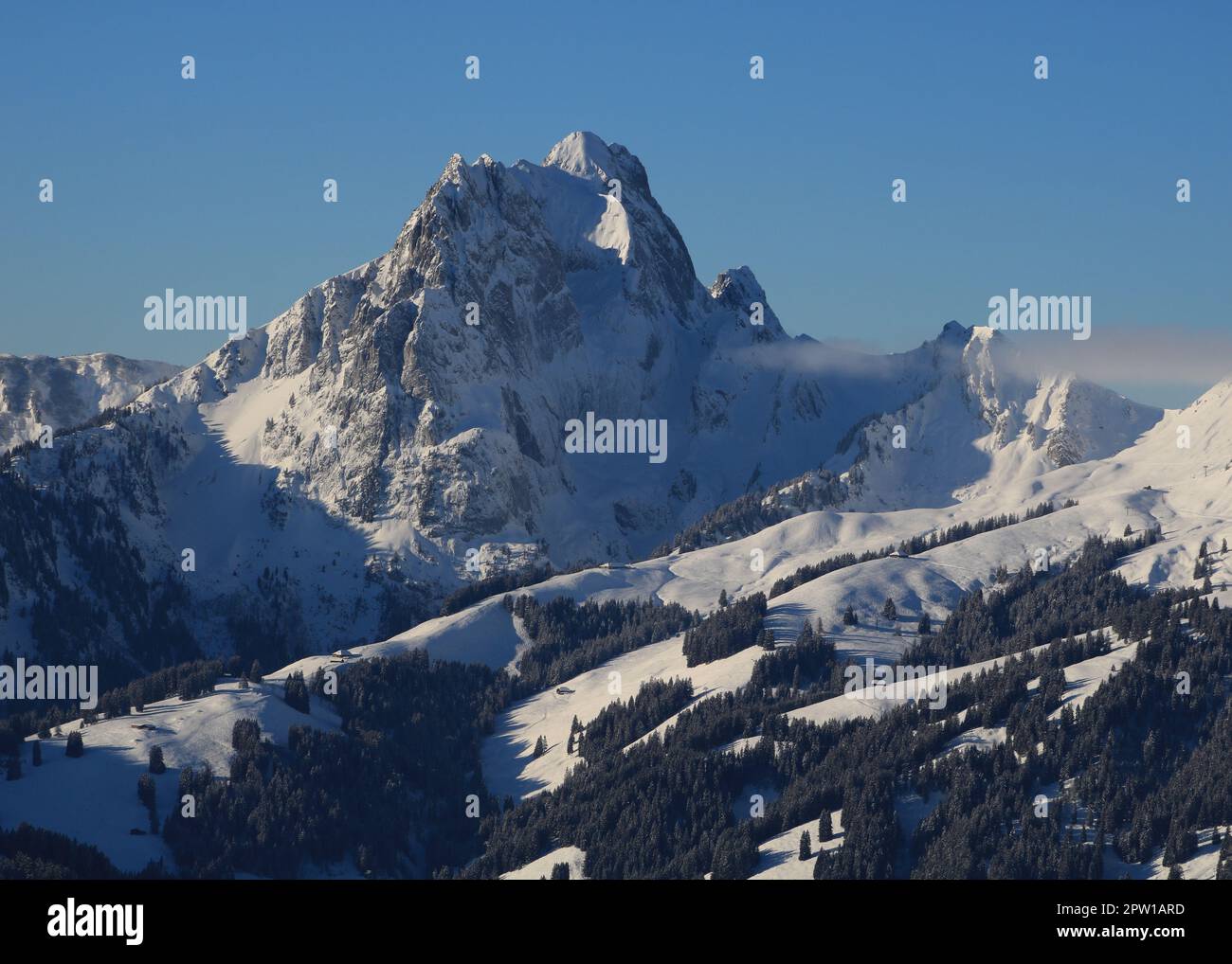Eggli Videmanette ski area and Mount Gummfluh Stock Photo - Alamy