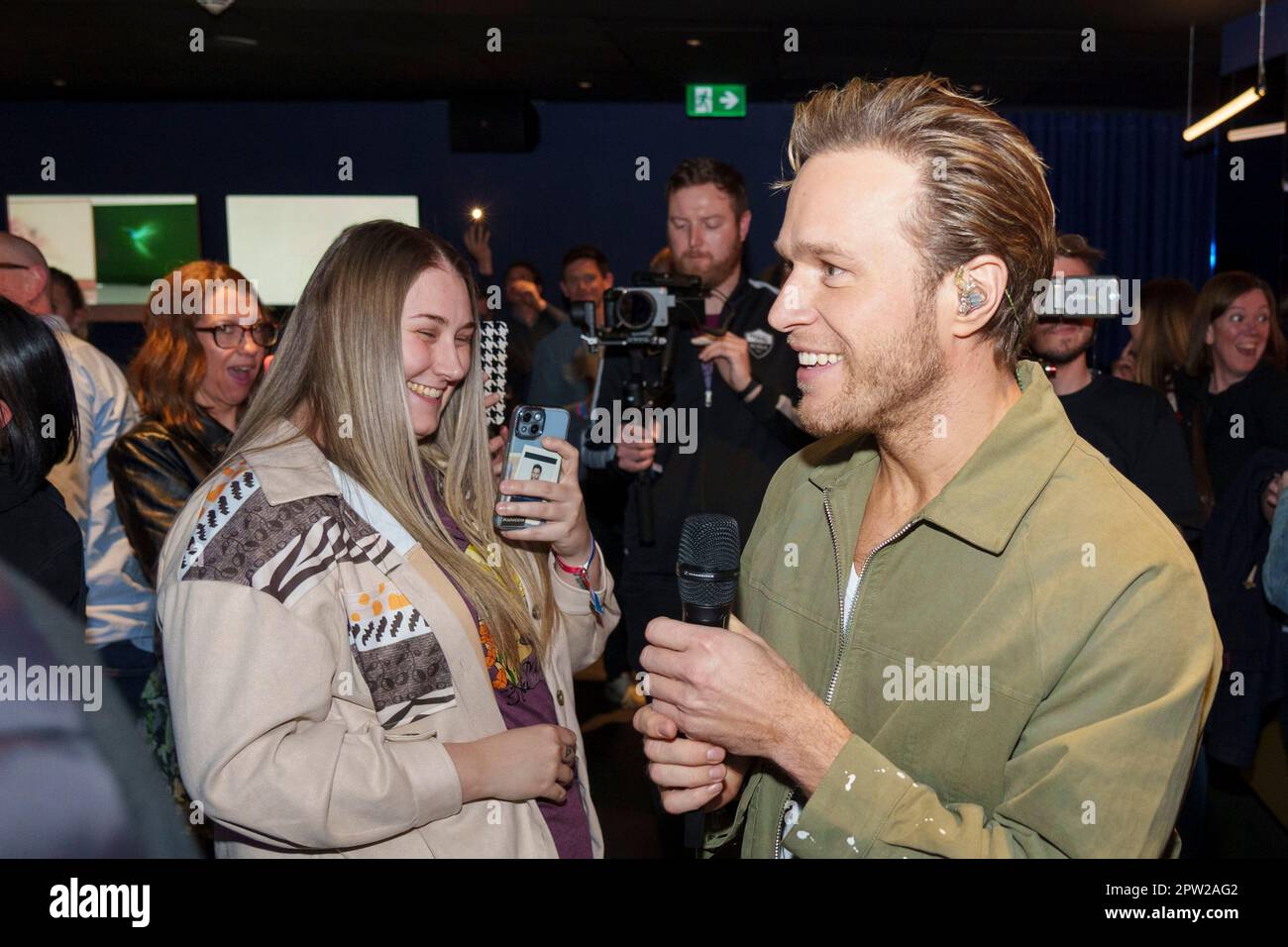 EDITORIAL USE ONLY Olly Murs surprises fans with an acoustic ...