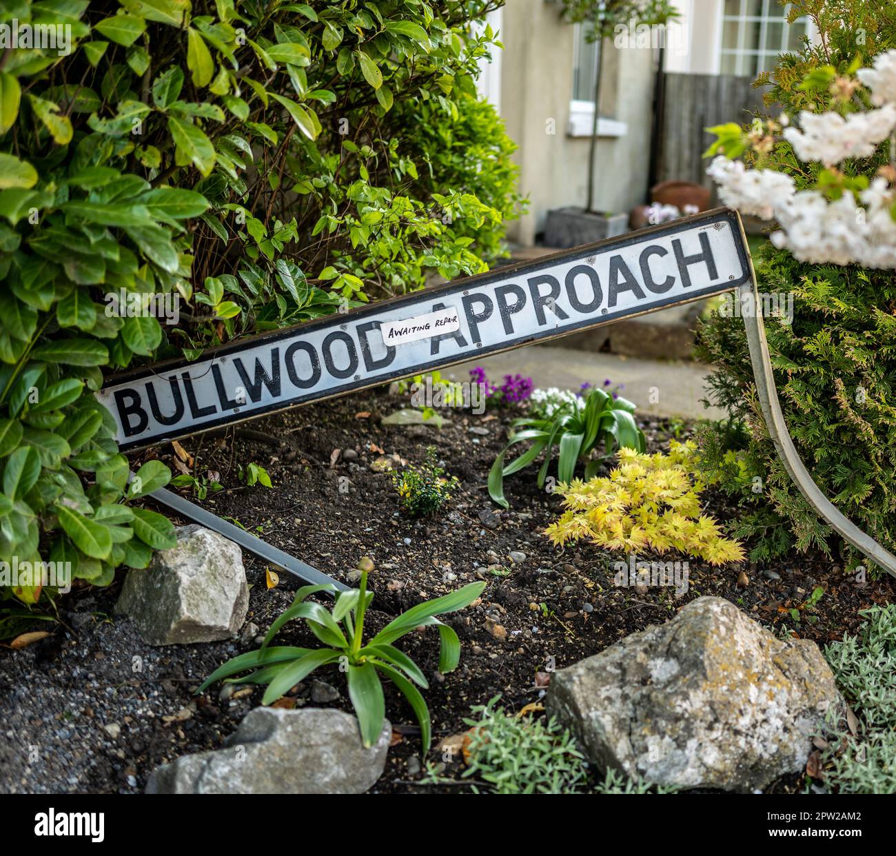 Crashed road sign hi-res stock photography and images - Alamy