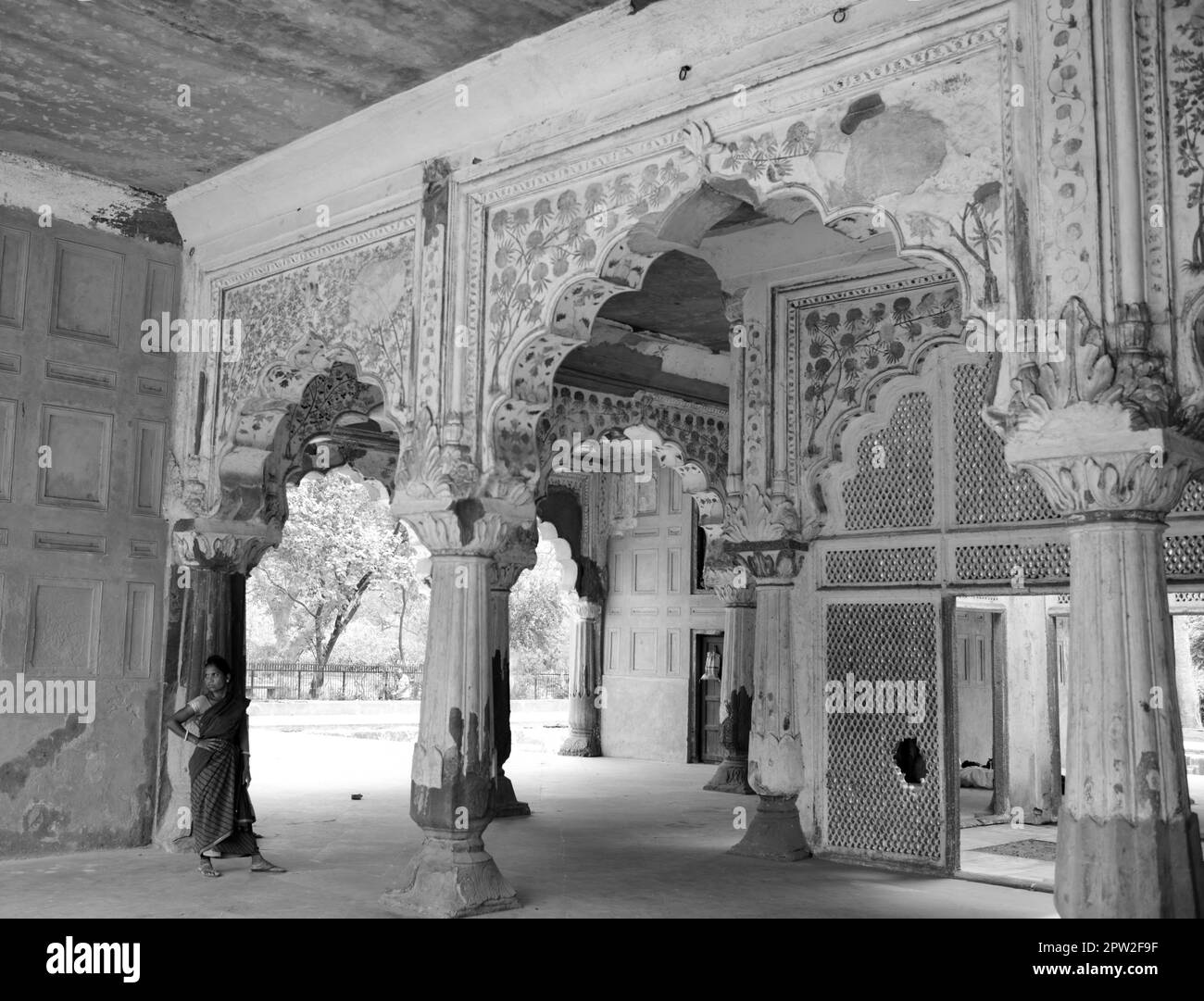 Roshanara's Tomb, Delhi, India Stock Photo - Alamy