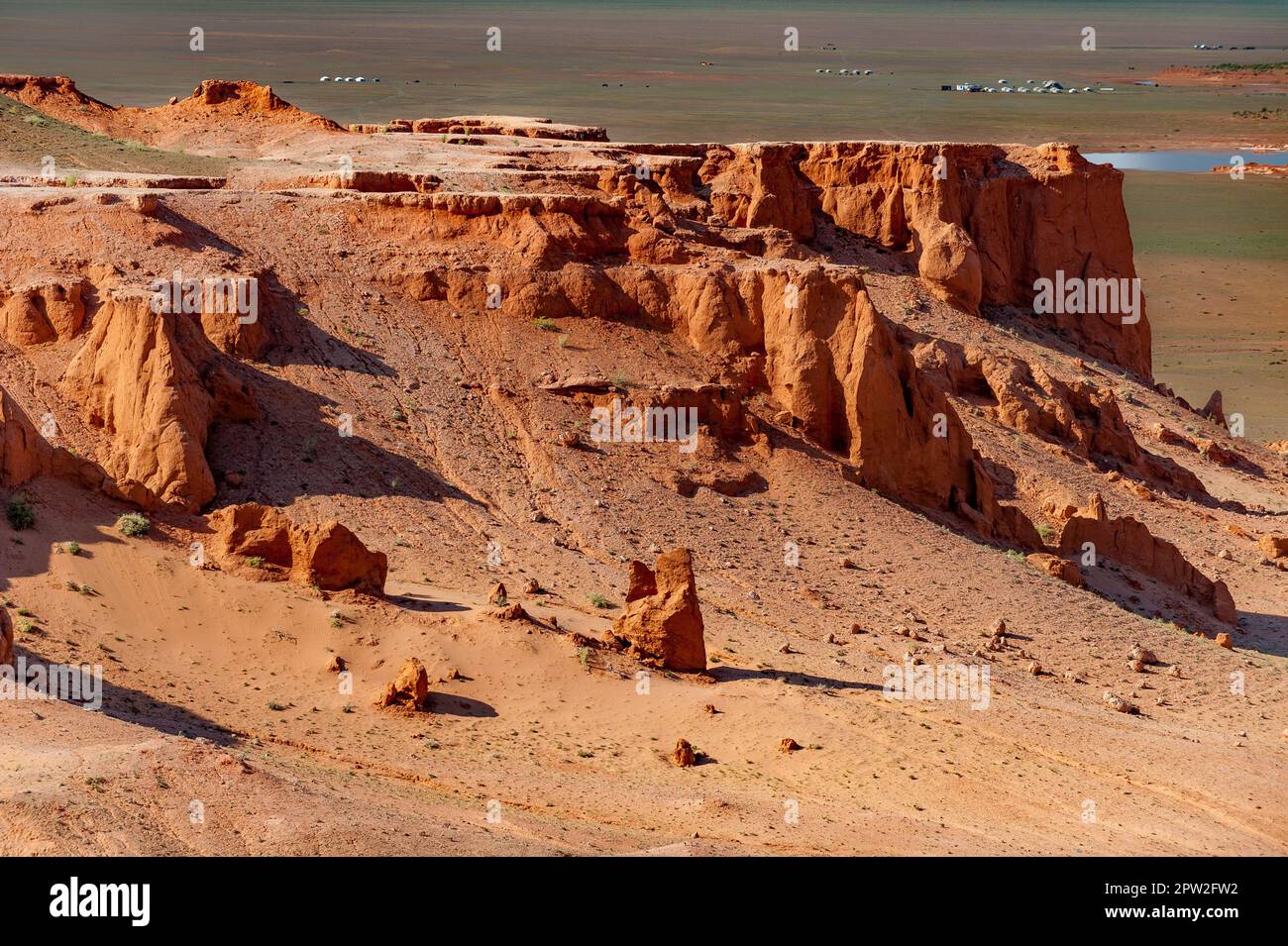 Rocky primeval landscape in the dry area of the Gobi Desert, Mongolia ...