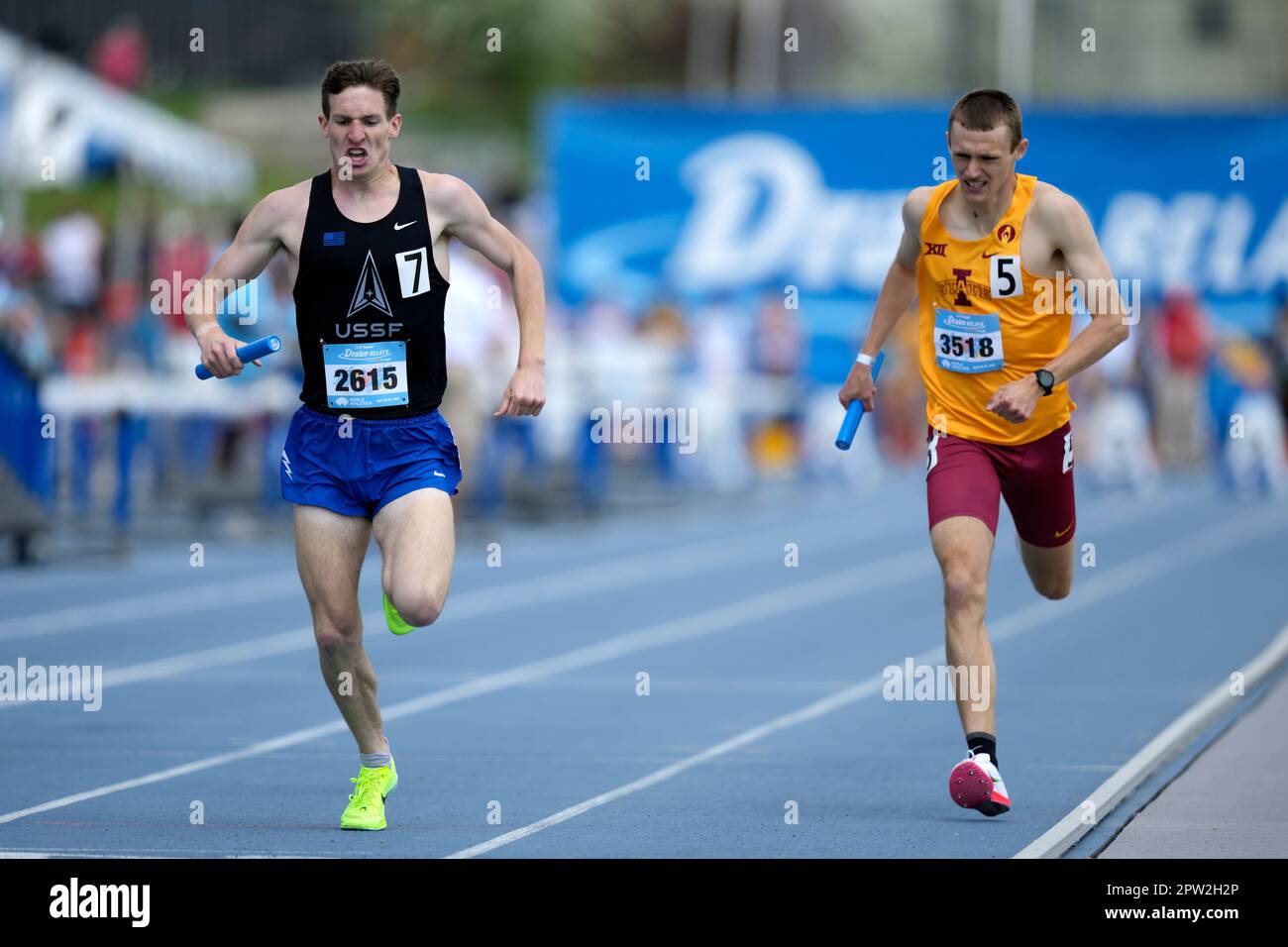 Air Force's Eli Bennett beats Iowa State's Titus Winders to the finish ...