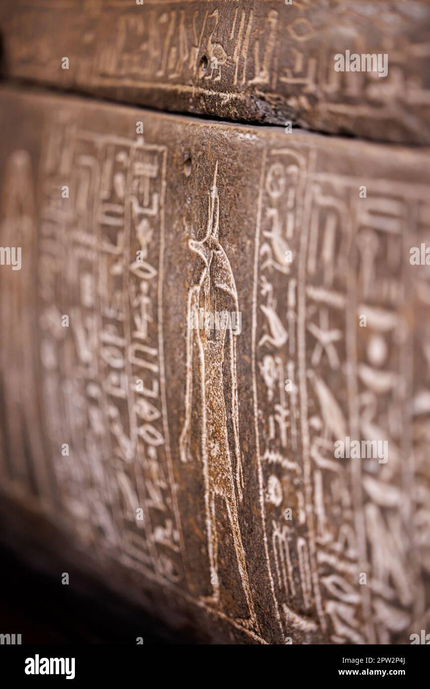 Hieroglyphic script engraved stone wall hi-res stock photography and ...