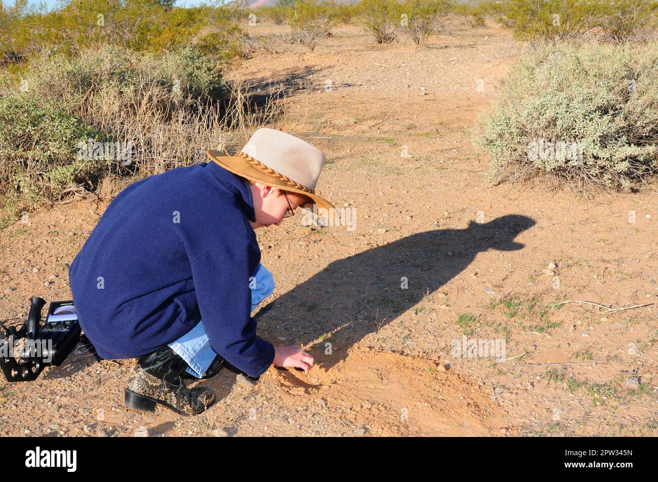 Searching digging discovery hi-res stock photography and images - Alamy