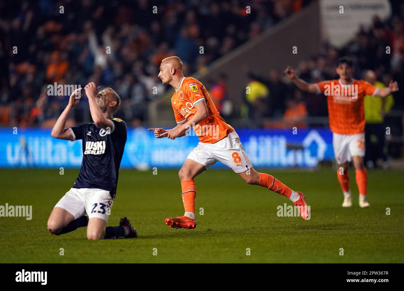 Lewis fiorini blackpool goal hi-res stock photography and images - Alamy