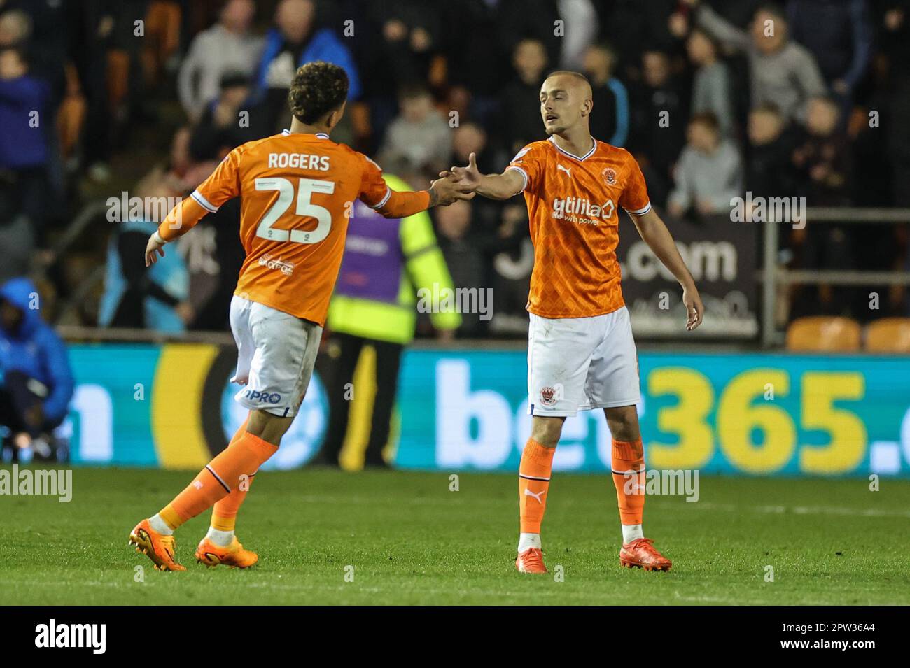 Lewis fiorini blackpool goal hi-res stock photography and images - Alamy