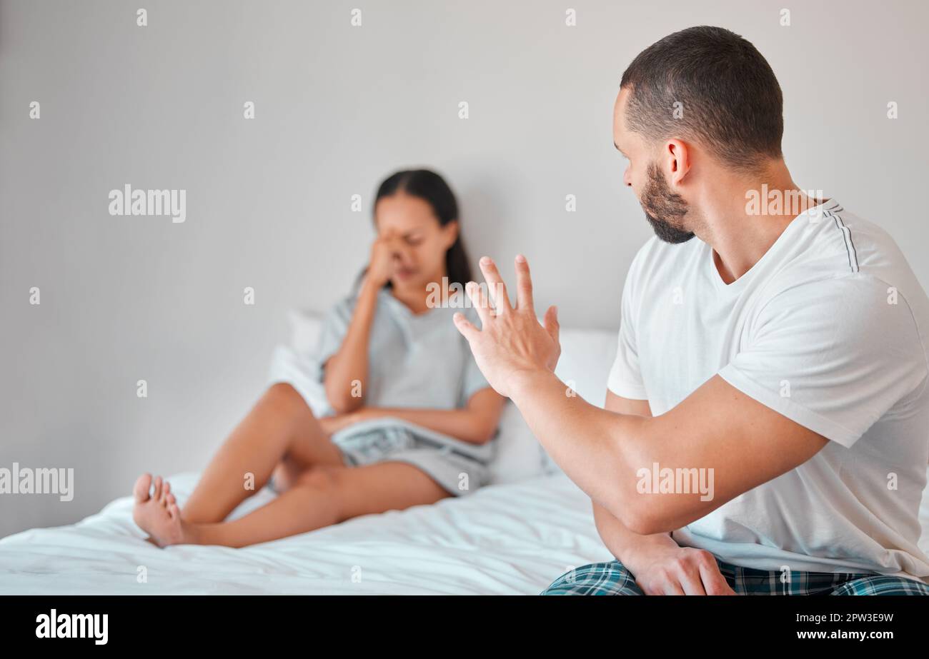 Unhappy asian couple in bed hi-res stock photography and images - Alamy