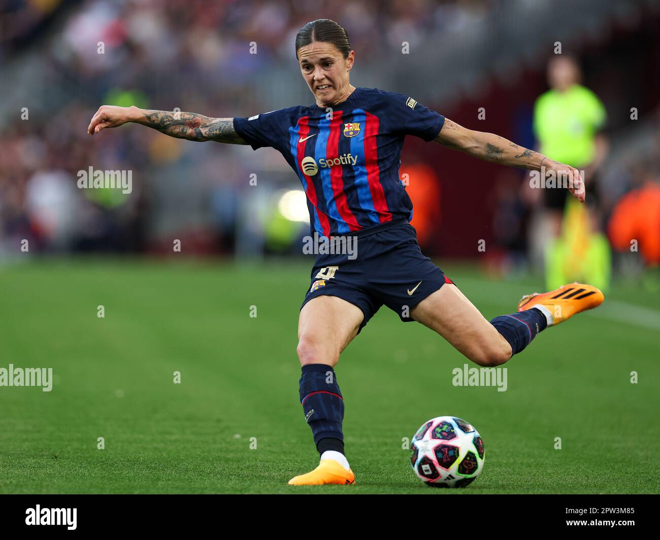 BRCELONA, SPAIN - APRIL 27: Maria Leon of FC Barcelona in action during ...