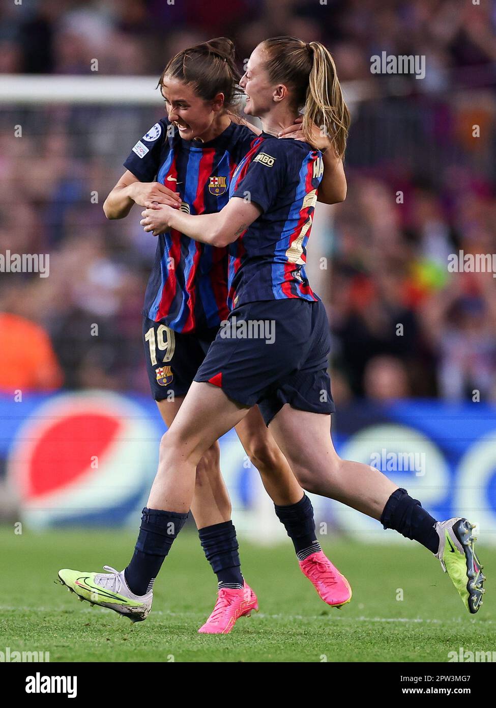 BRCELONA, SPAIN - APRIL 27: Bruna Vilamala of FC Barcelona with Keira ...