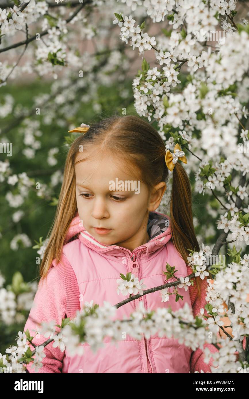 Shaking head, child hi-res stock photography and images - Alamy