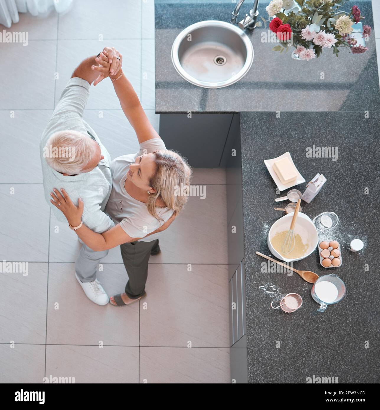 Elderly kitchen counter top hi-res stock photography and images - Alamy